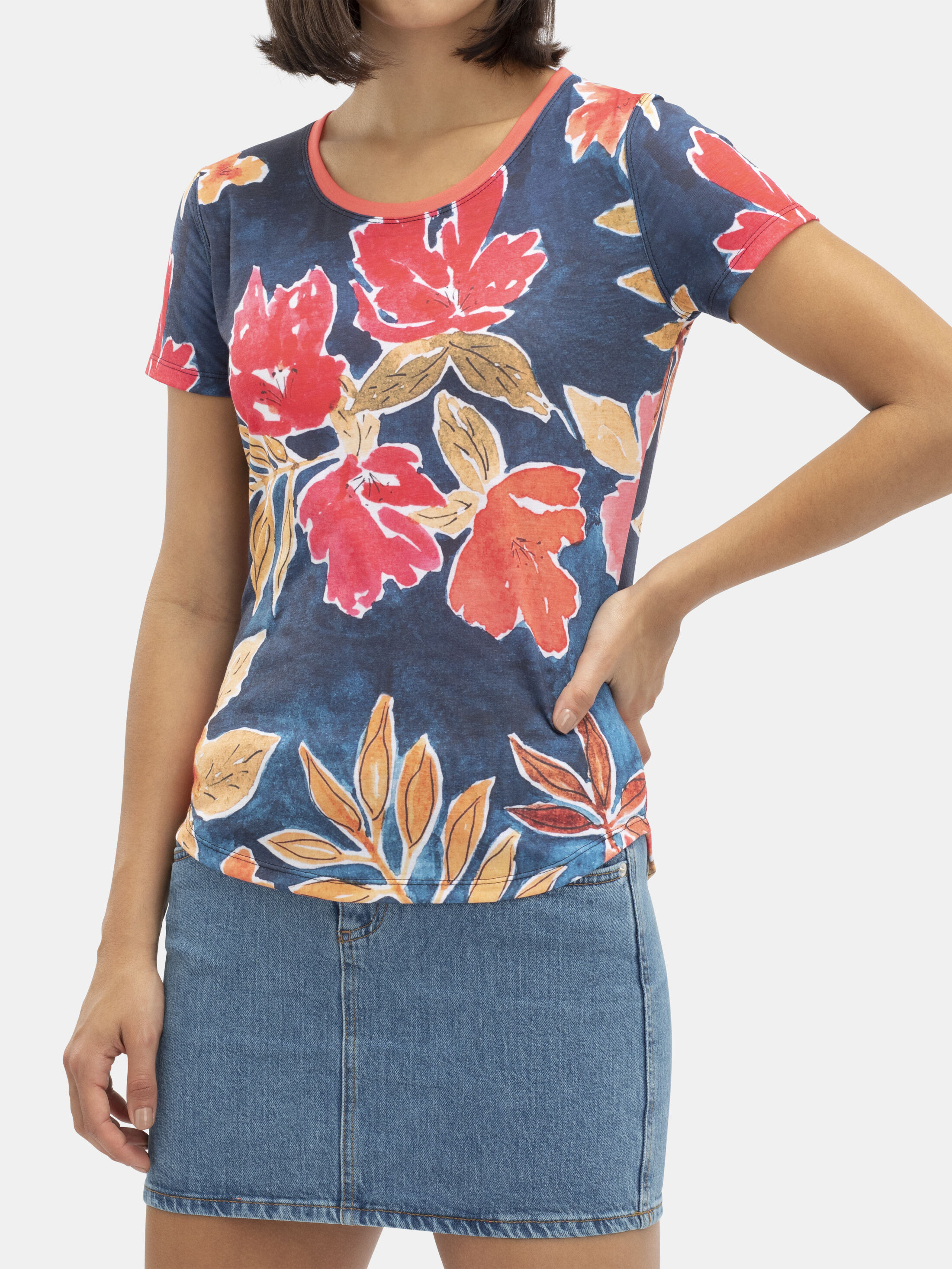 Women's Custom Slim Fit T-Shirt | Contrado