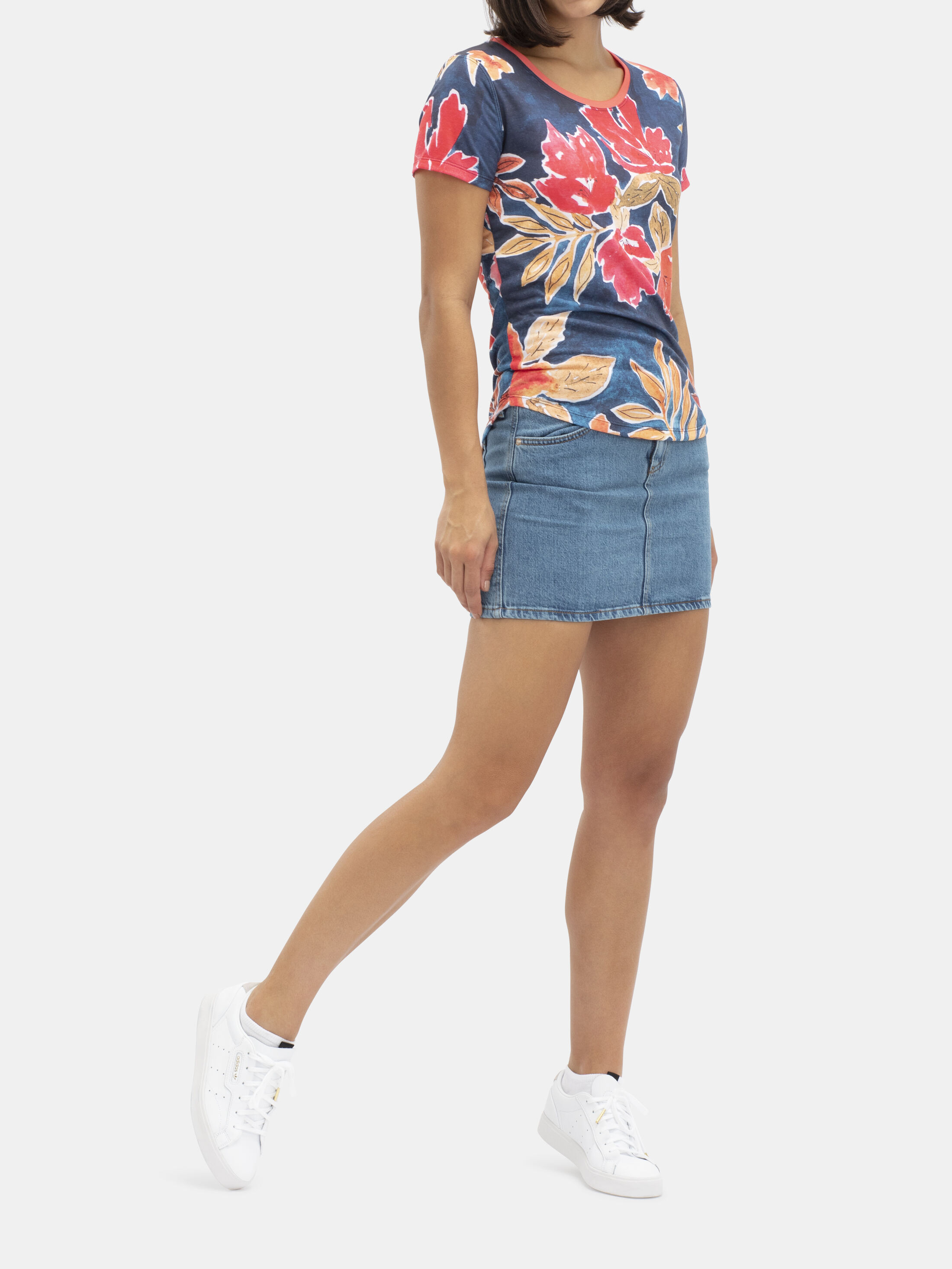 Women's Custom Slim Fit T-Shirt | Contrado