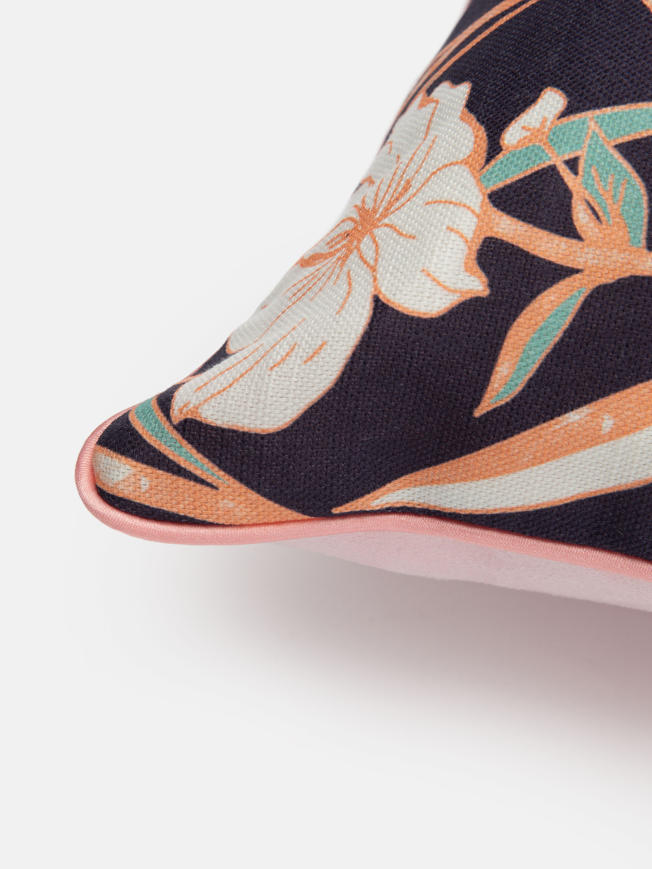 Custom Made Cushions. Custom Printed Cushions UK in 6 Sizes