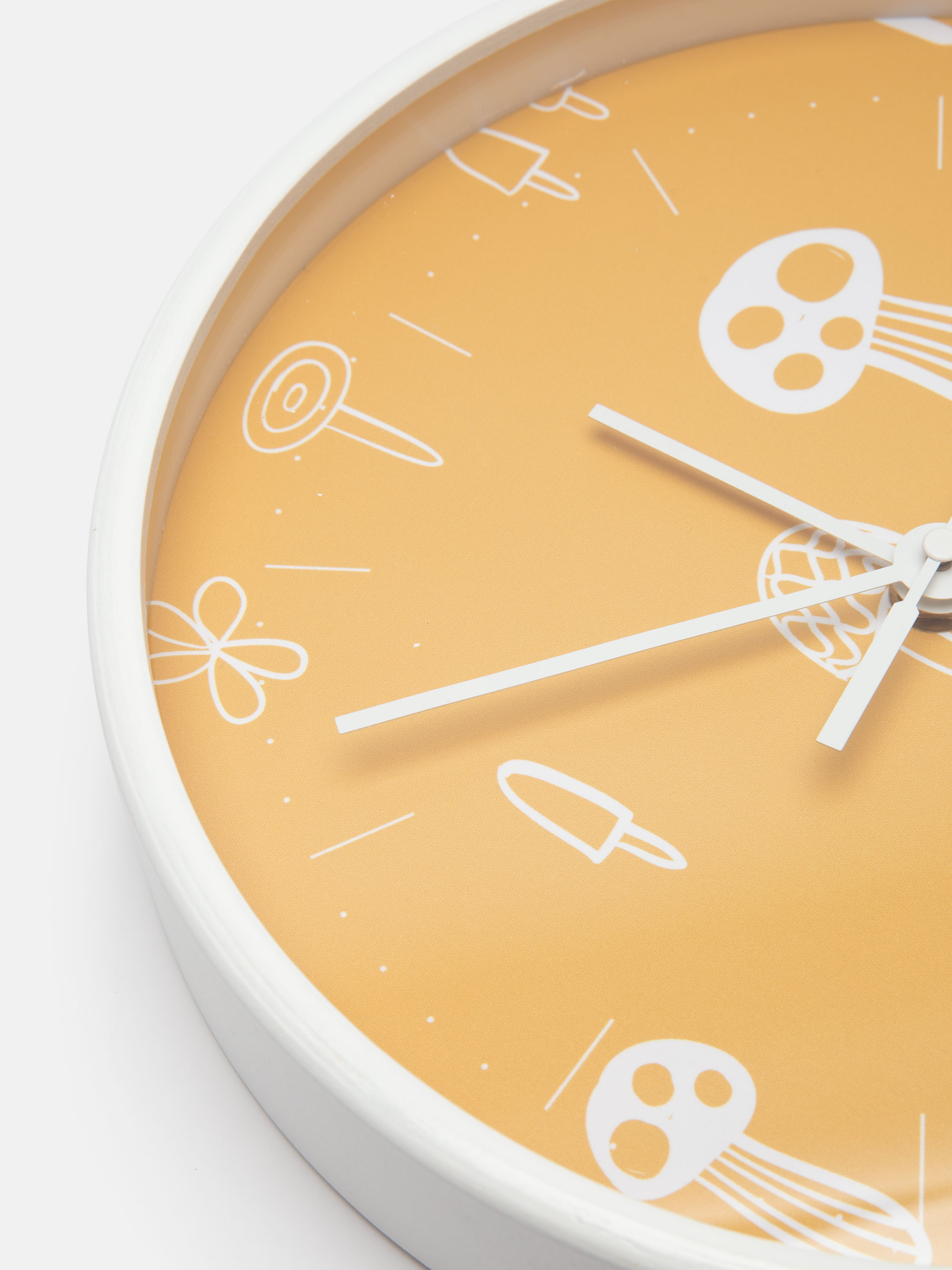 Egendesignade väggklockor. Skräddarsydda klockor.